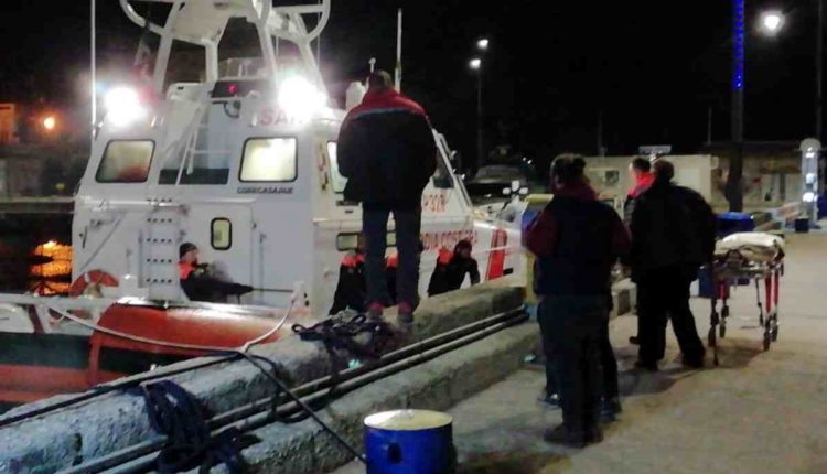 Ravenna, incidente tra due imbarcazioni: cinque feriti, due sono gravi Ravenna, incidente tra due imbarcazioni: cinque feriti, due sono gravi