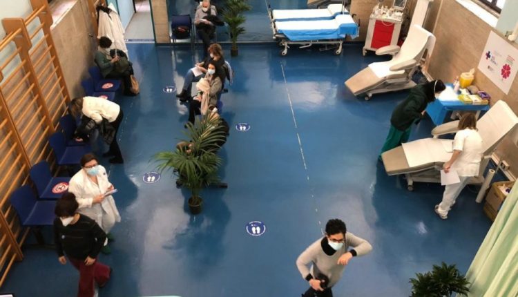 Reggio Emilia, “furbetti del vaccino” Covid si imbucano e ottengono la dose Reggio Emilia, “furbetti del vaccino” Covid si imbucano e ottengono la dose