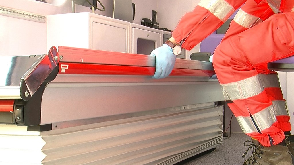 Loading and unloading patients: about the ambulance stretcher support?