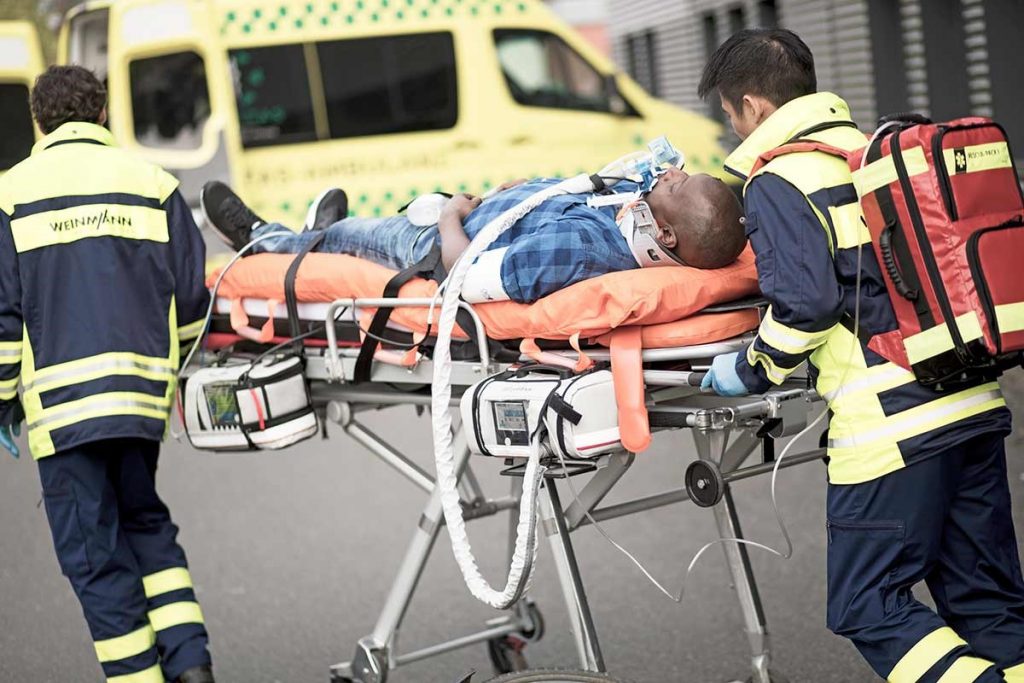 Spinal shock: causes, symptoms, risks, diagnosis, treatment, prognosis