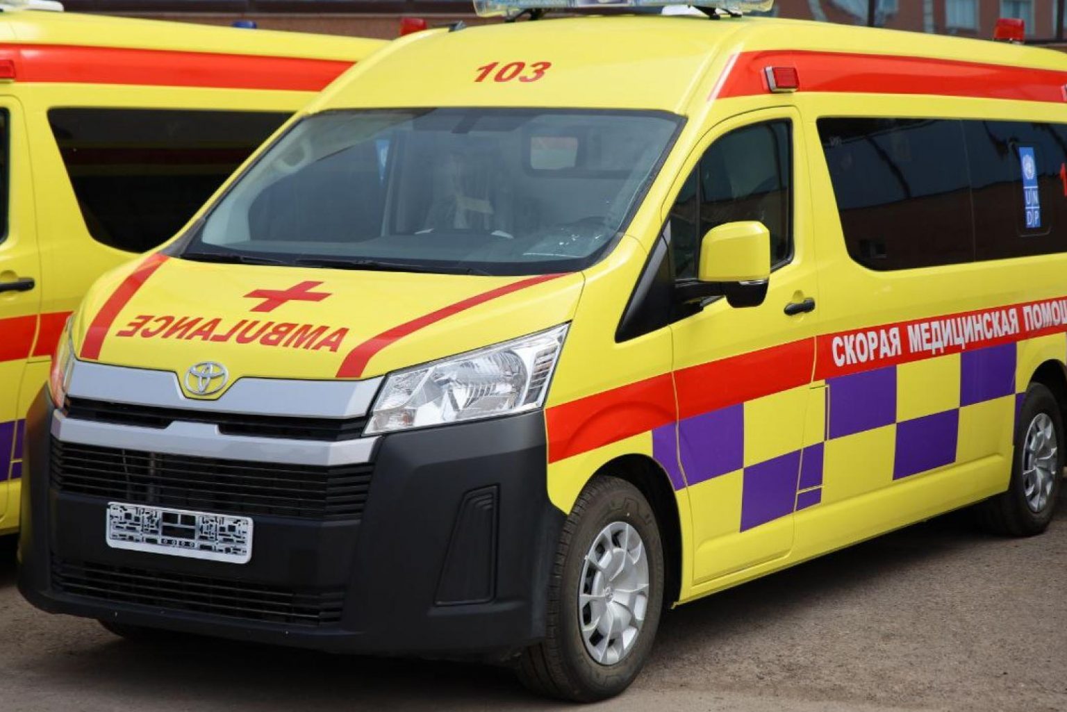 UNDP donated 8 ambulances to 4 regional centres in Ukraine