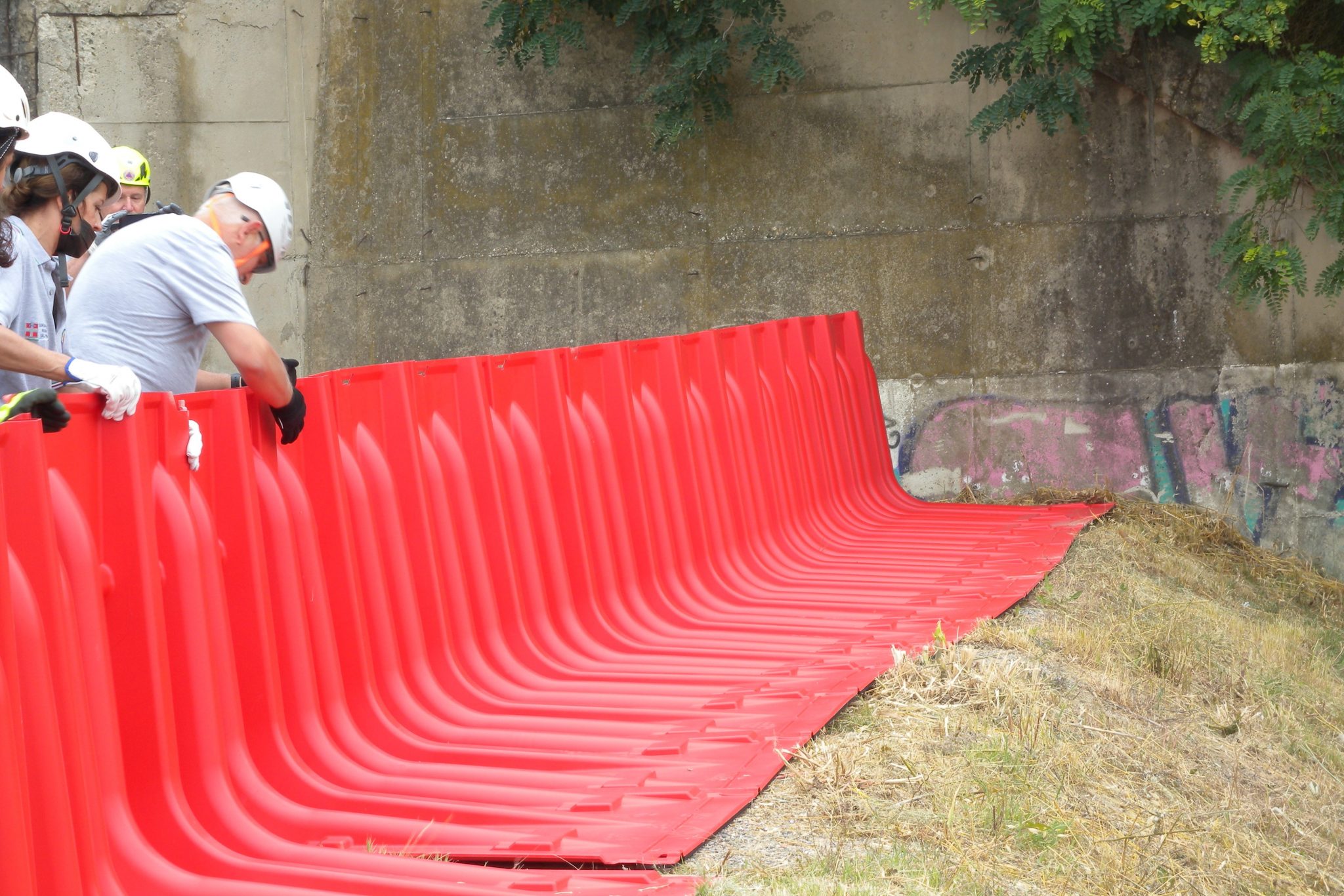 Floods and inundations: Boxwall barriers change the scenario